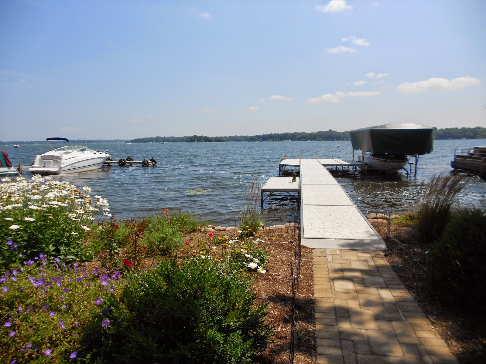SkyBlueSounds : Lake Pewaukee in Wisconsin
