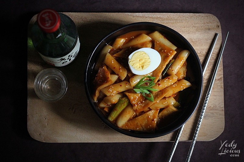 How To Cook Tteokbokki 떡볶이 [Toppokki / Dukbokki] Easy Korean Spicy Rice ...