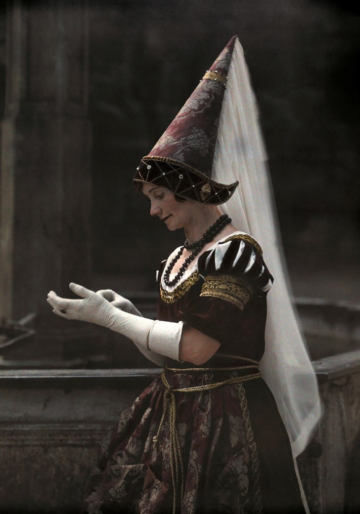 These Autochrome Photos from the 1920s and '30s Resulted in a Painting ...