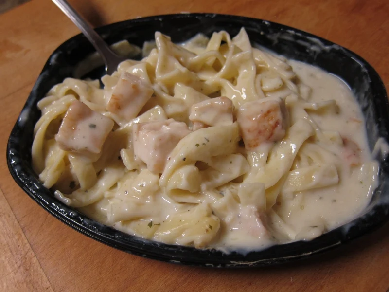 Frozen Friday: Lean Cuisine - Chicken Fettuccini | Brand Eating. Your ...