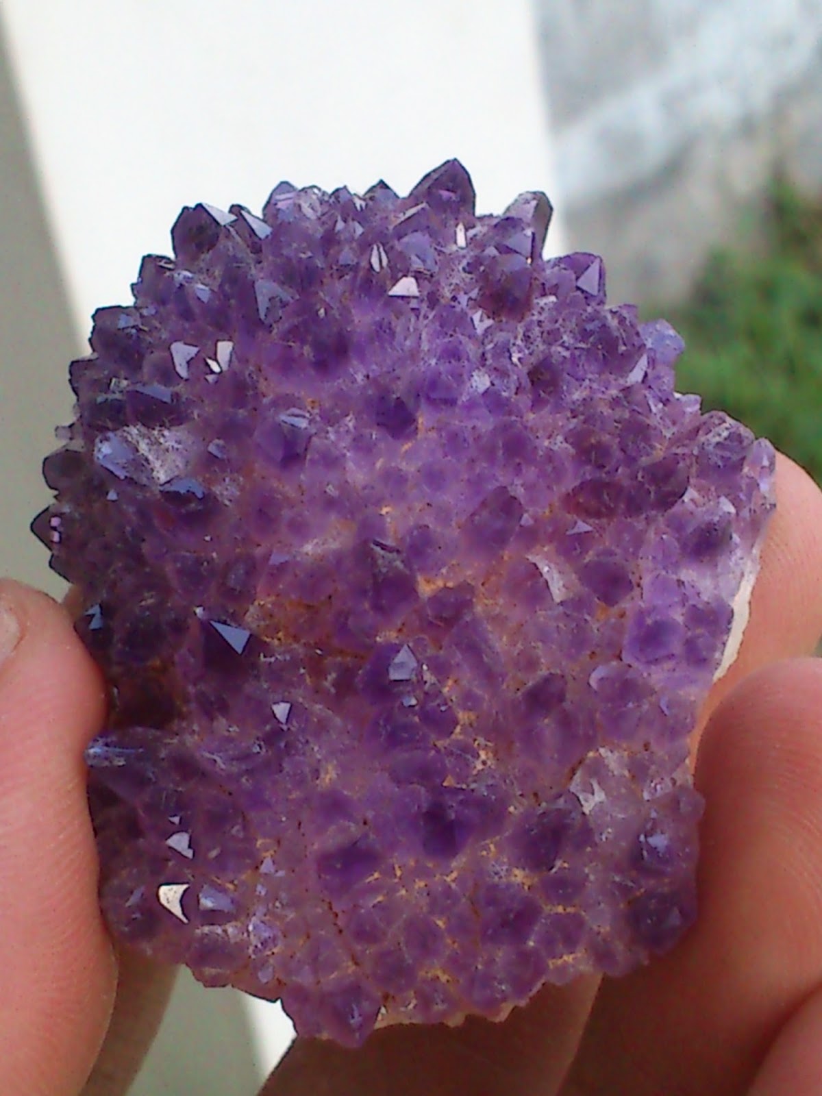 wawanepu: Menangani batuan kristal kesayangan anda