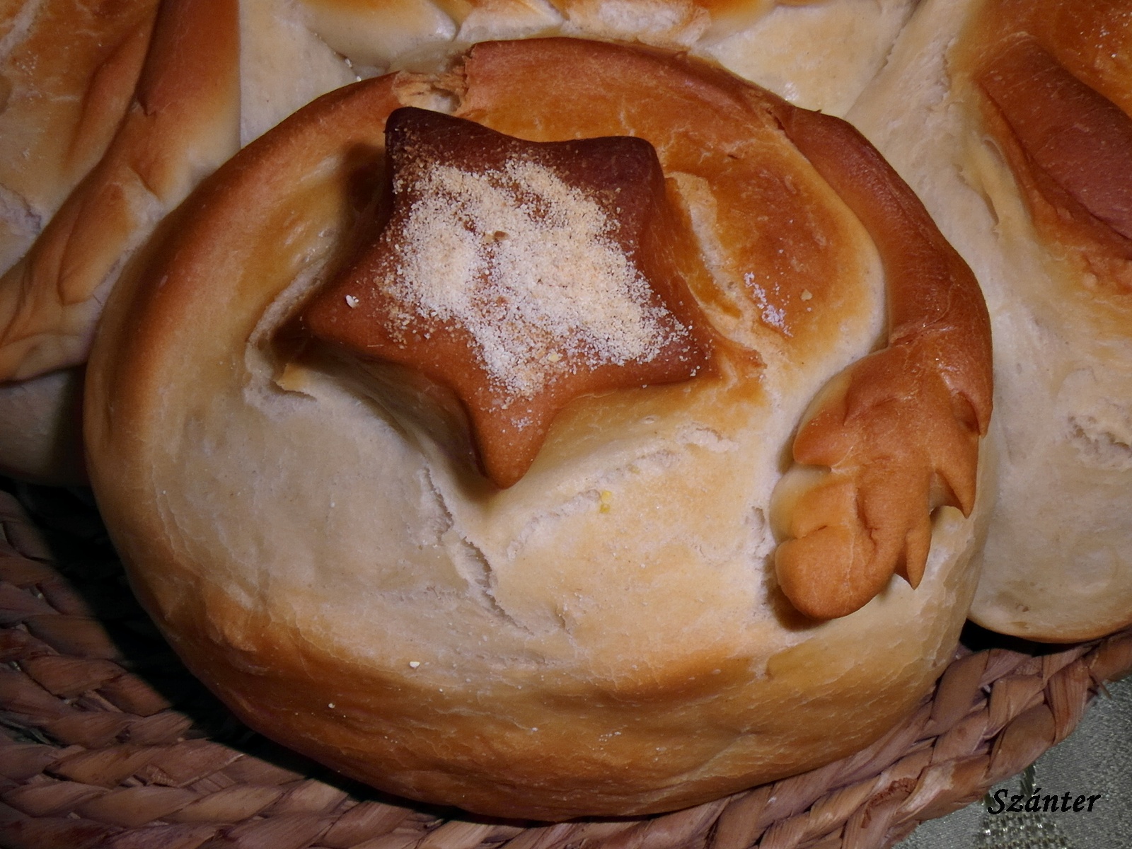 Szánter blogja.: Karácsonyi zsemle.