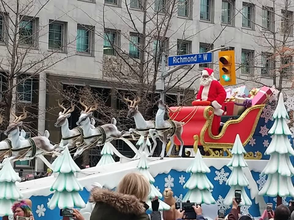The Santa Claus Parade - Chic Delights