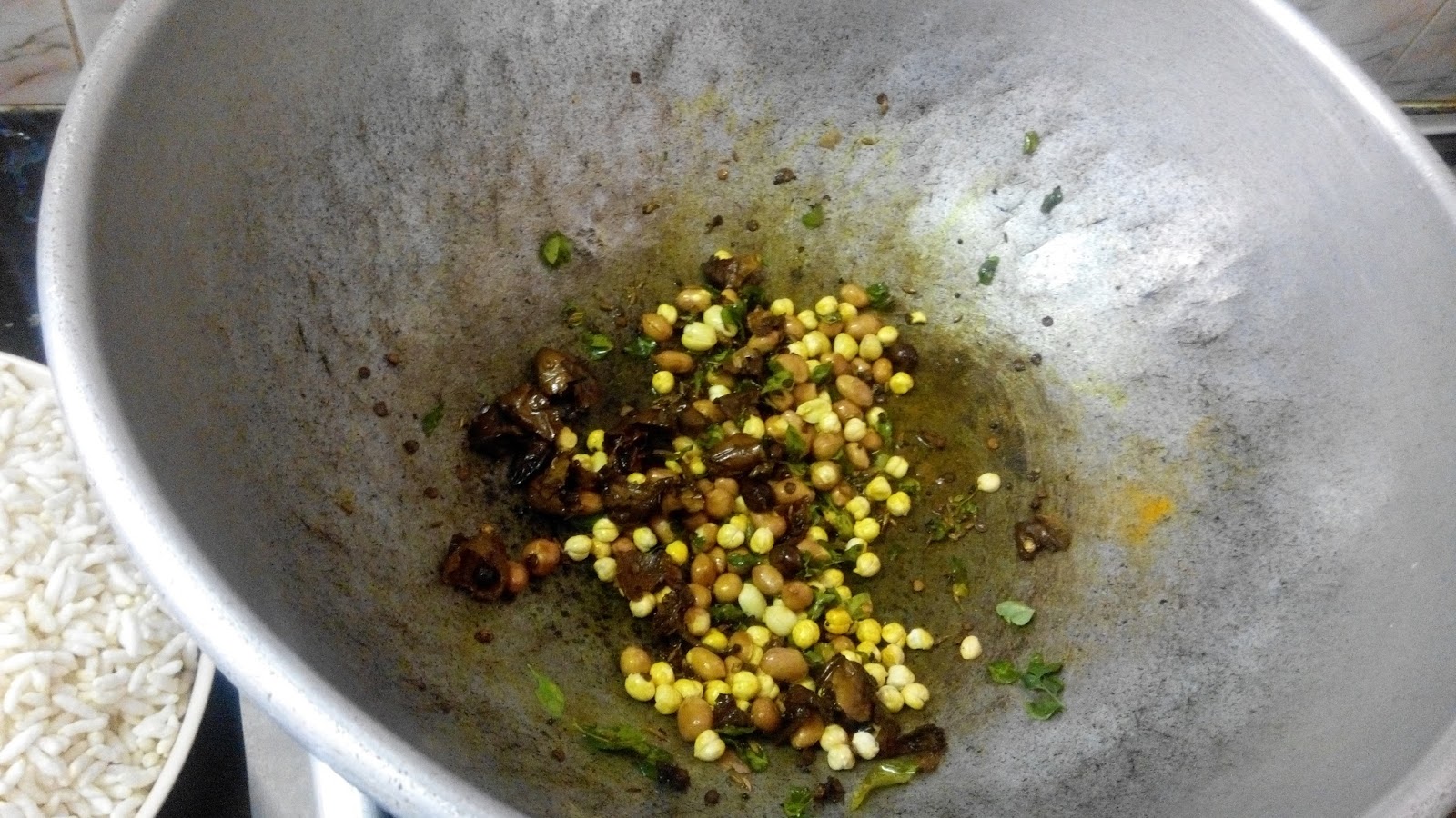 VARUTHA PORI / FRIED PUFFED RICE