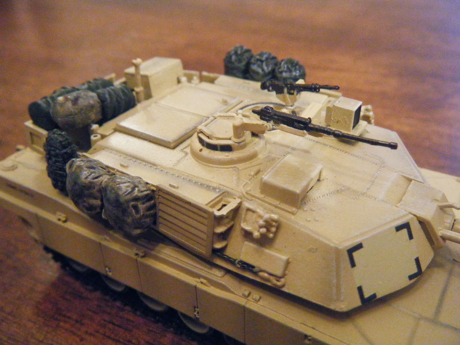 1/72 Scale Tanks: Dragon Armor 60015 1/72 Scale M1A1HA Abrams
