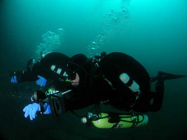 I Are Diver: Portroe Quarry; 5 degrees C and the need to pee