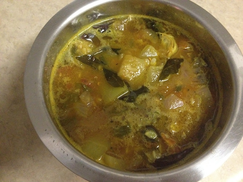 Sorakaya Dappalam(pulusu) / Bottle gourd in tamrind sauce