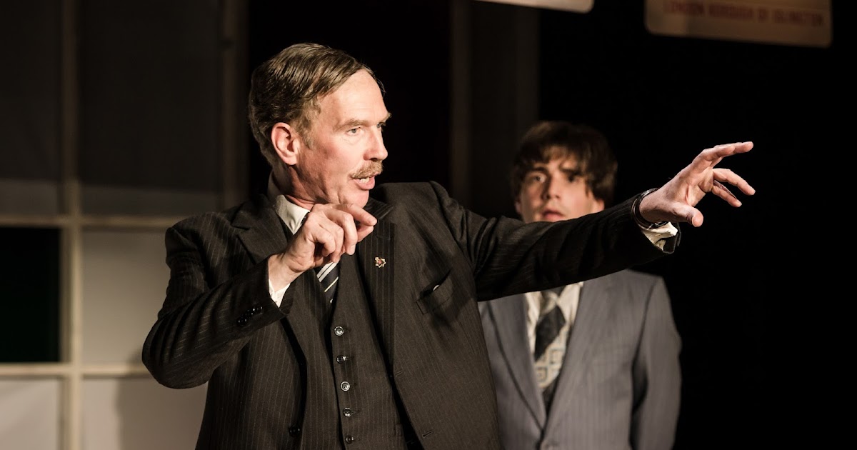 Jonathan Baz Reviews...: The Knowledge - Review