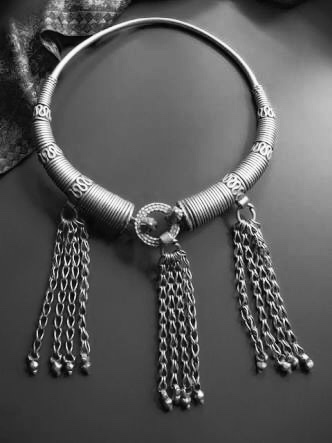 Manini's Blog: Hansli .... The Manacle Necklace.