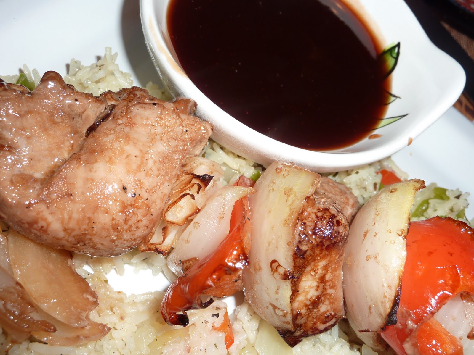 Dans ma Boustifaille !: * Brochettes de poulet et sauce rouge