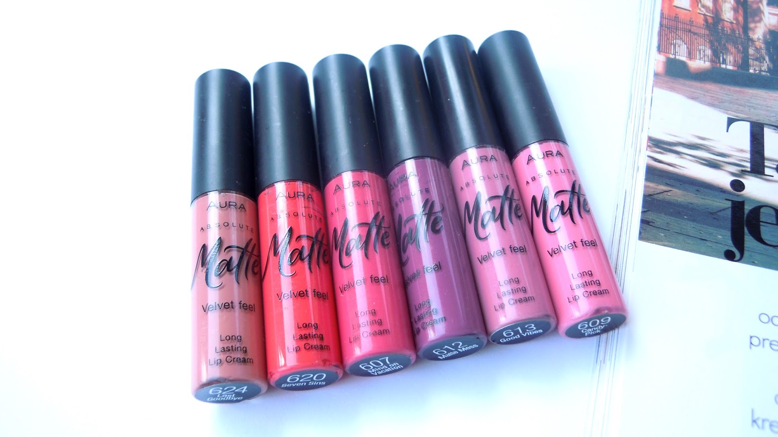 Aura Absolute Matte tečni karmini - MakeUpLicious