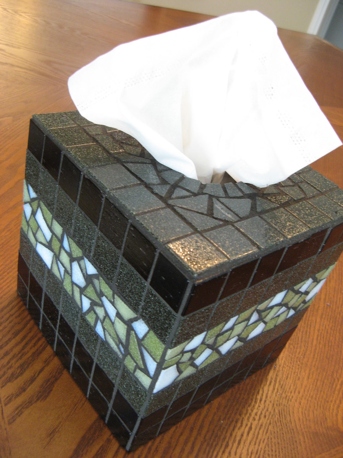 Susan Snyder: MOSAIC TISSUE BOX COVER