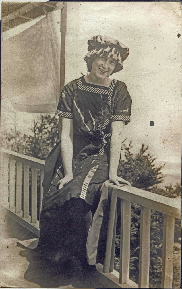 Victorian Bathing Suit Fashion: The Most Cumbersome Swimwear of All ...