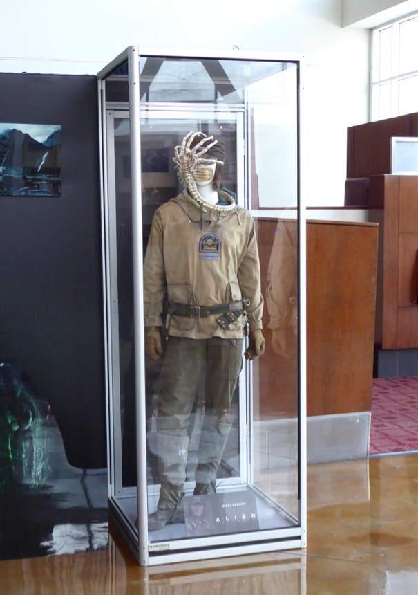 Hollywood Movie Costumes and Props: Katherine Waterston and Billy ...