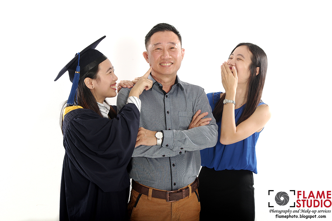 Flame Graduation Photography Studio: Graduation Convocation Family ...