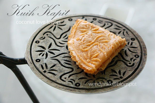 Table for 2.... or more: Kuih Kapit @ Coconut Love Letters