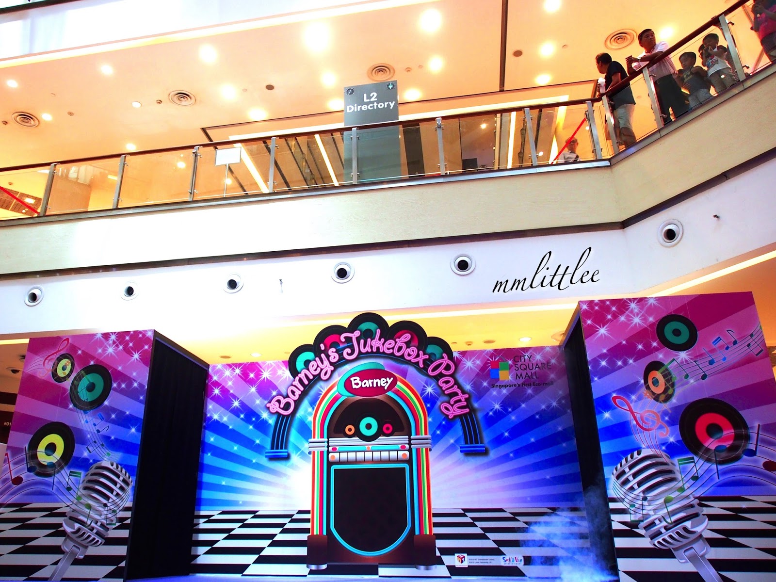 City Square Mall: Barney's Jukebox Party "Live" On Stage
