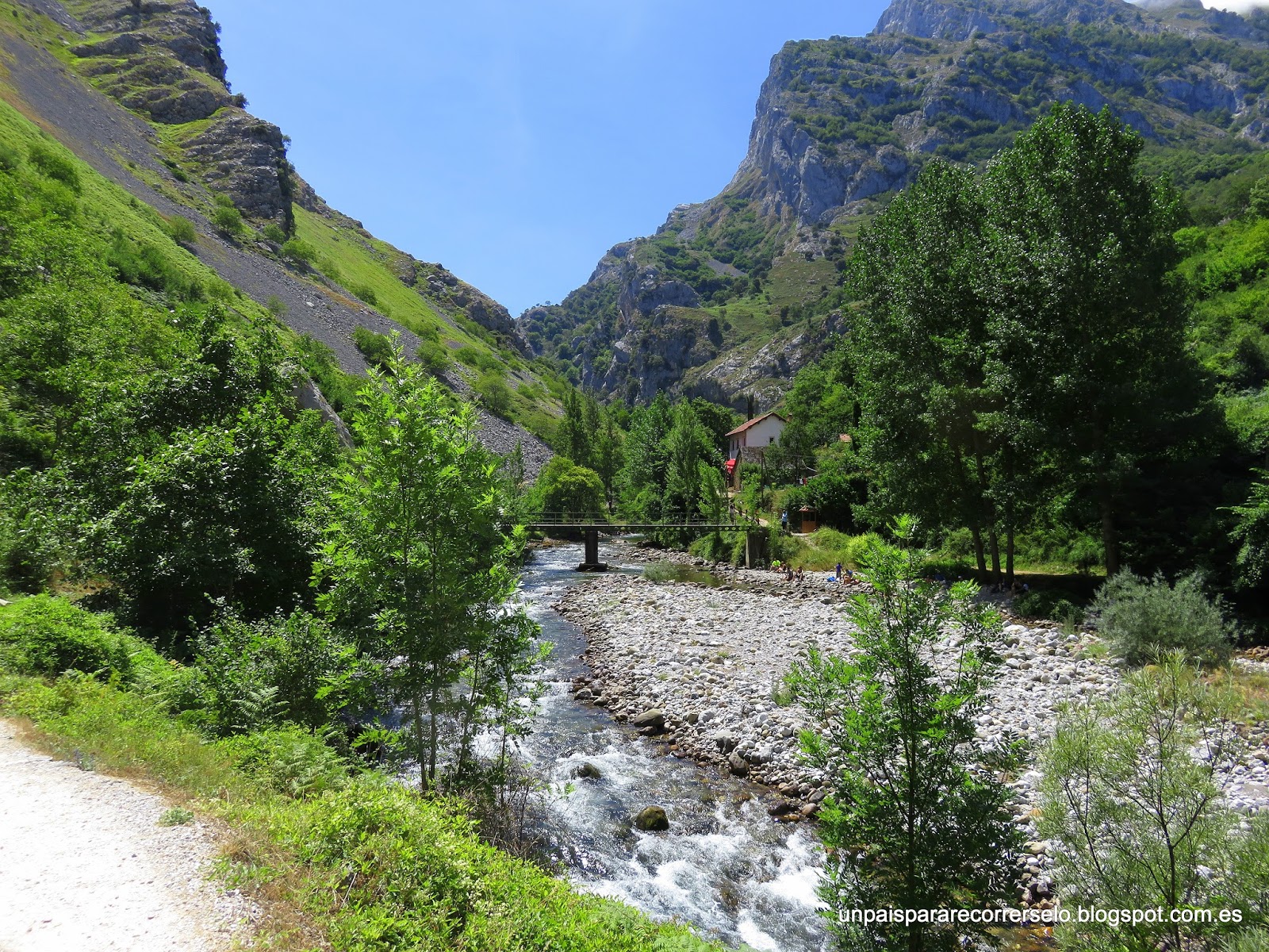 Un país para recorrérselo: Ruta del Cares, León-Asturias