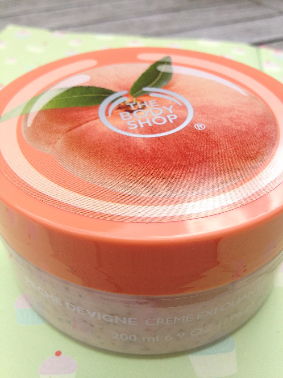 The Body Shop: Vineyard Peach Body Scrub
