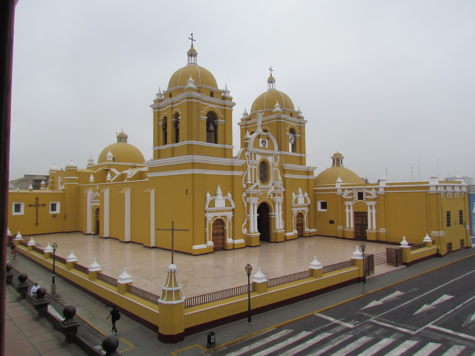 LA RESPUESTA ESTA EN EL CAMINO: La catedral de Trujillo