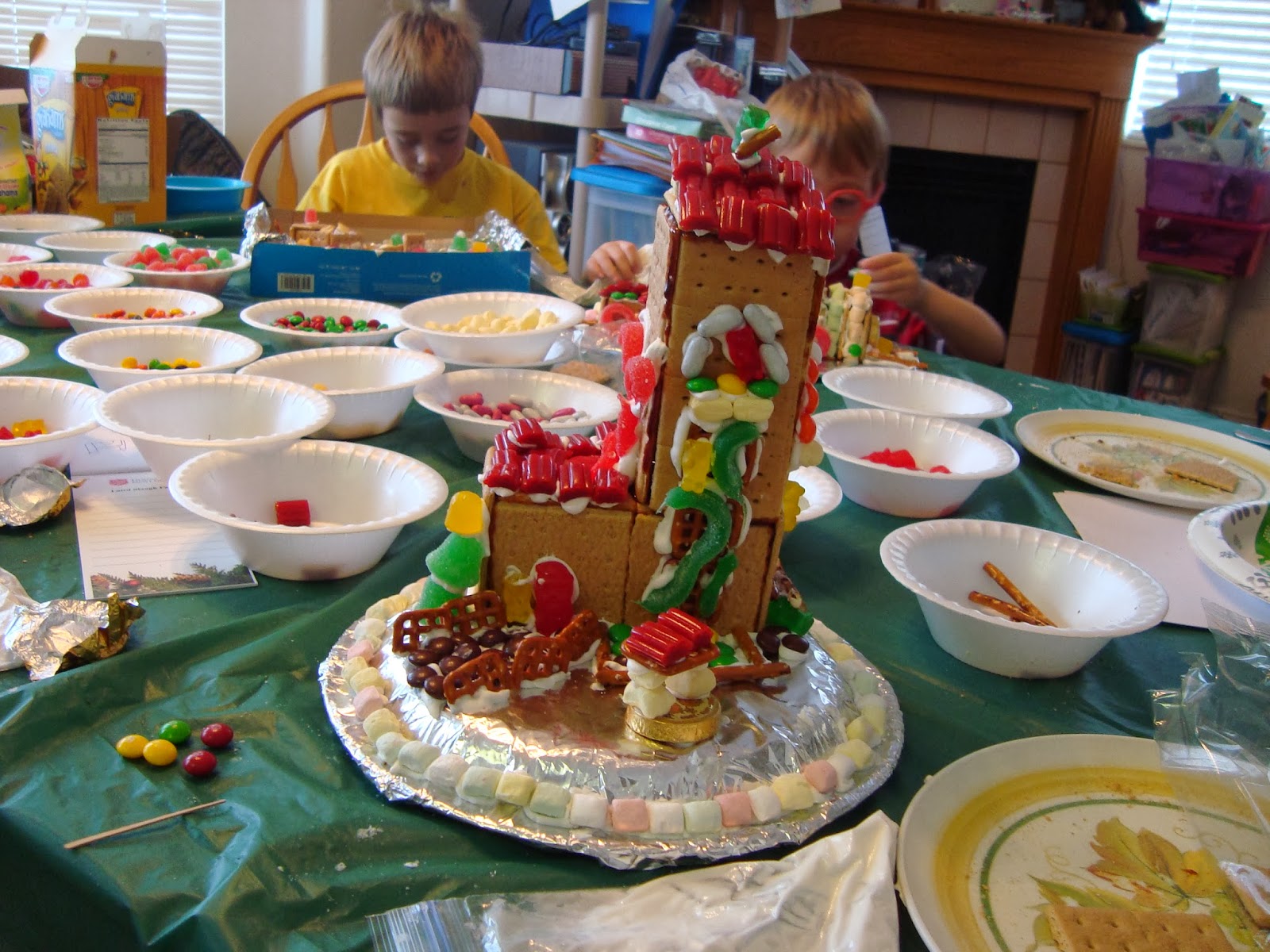 Wiggle, Poke, Giggle, Zoom: Graham Cracker House, Train, Castle, and ...
