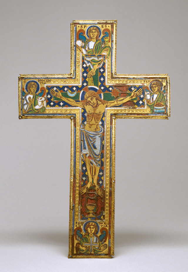 An eccentric apprentice in this fals world: Crux Gemmata