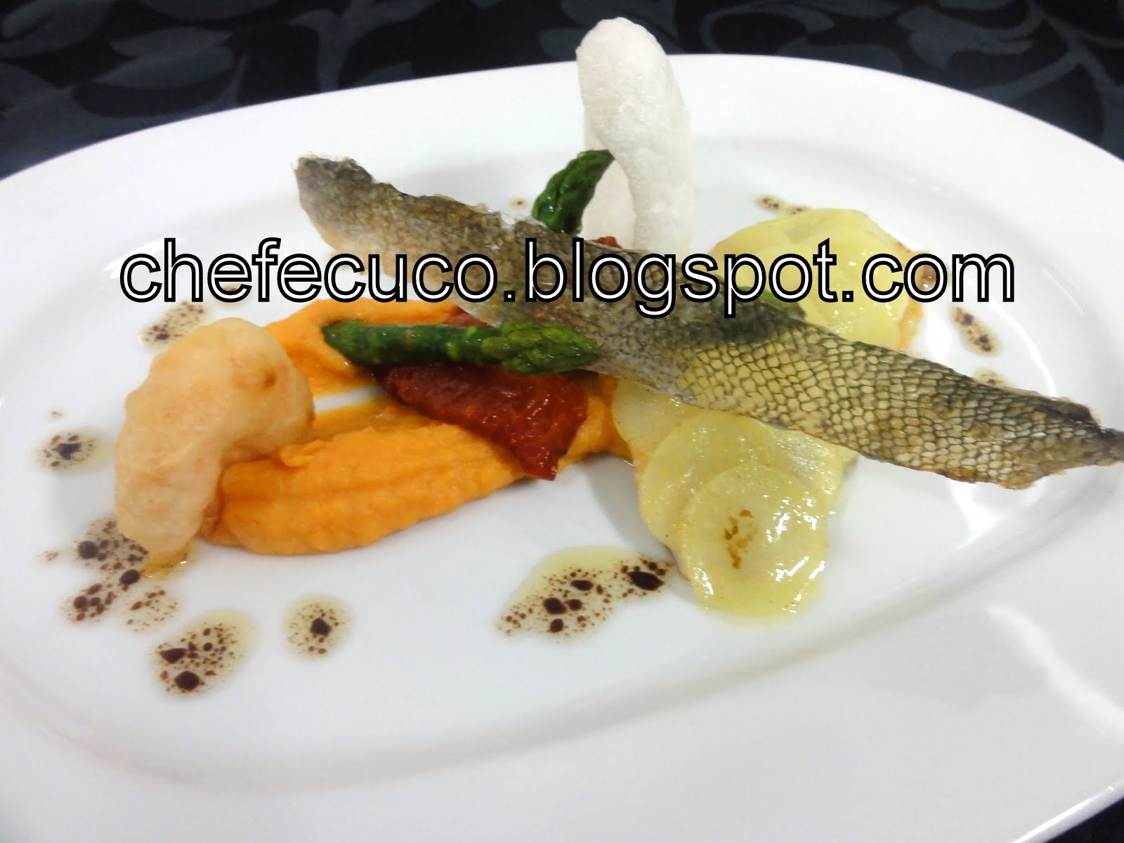 O mundo da culinária: Filete de dourada em escama de batata, puré de ...