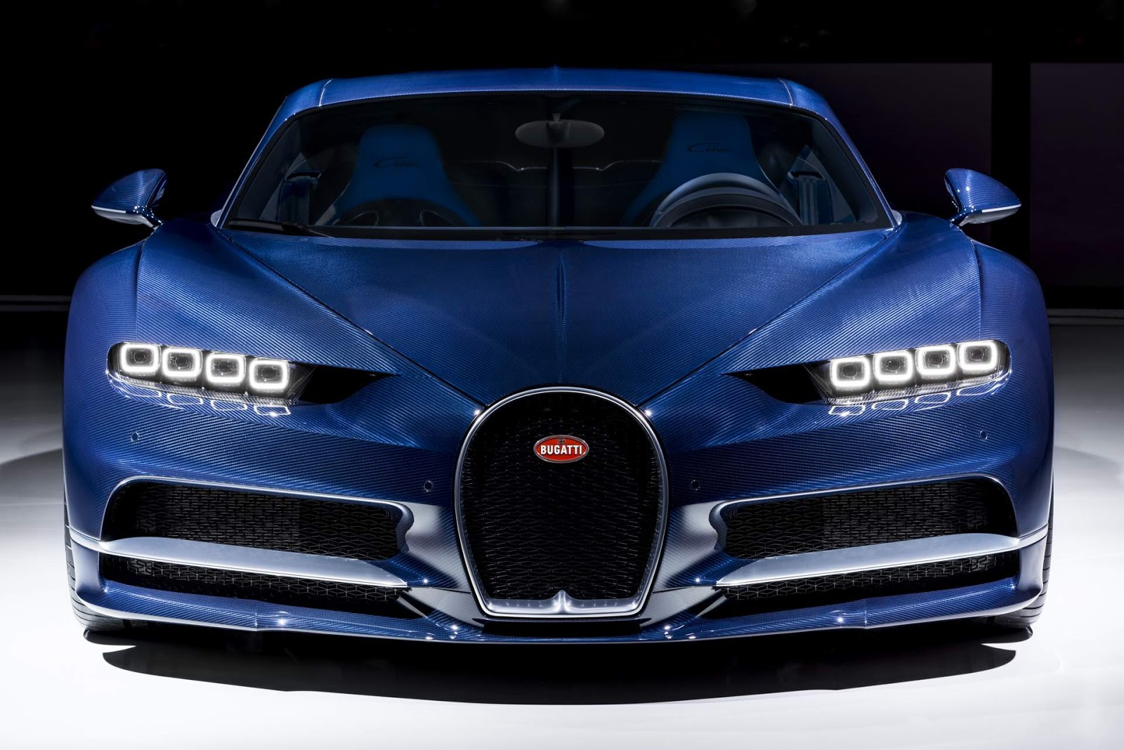 Bugatti já vendeu metade da produção prevista do Chiron