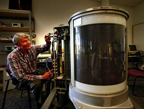 Penemu Dan Sejarah Hardisk Dari Masa Ke Masa ~ Fadli's Info