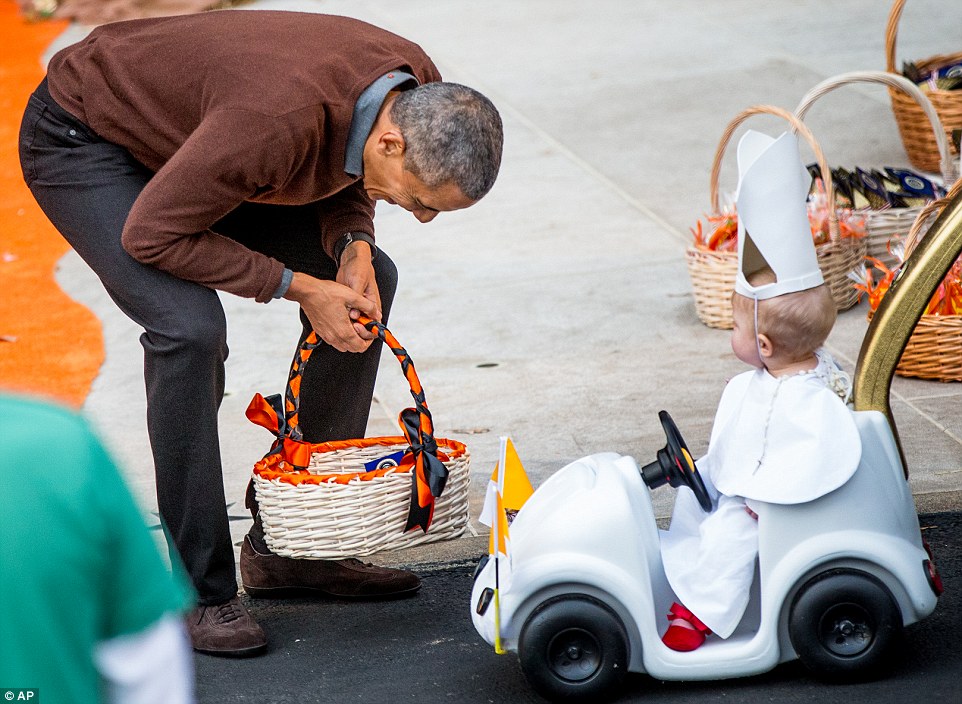 Check out this toddler dressed as Pope at White House Halloween party
