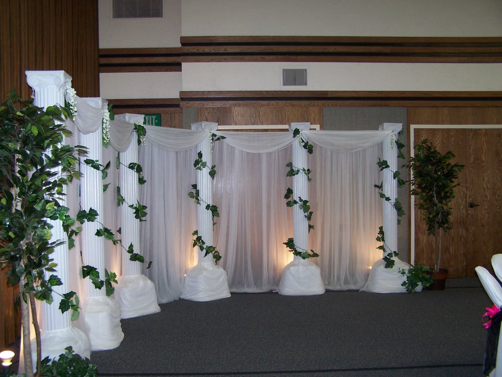 Creative Wedding and Party Decor : Backdrop Choices