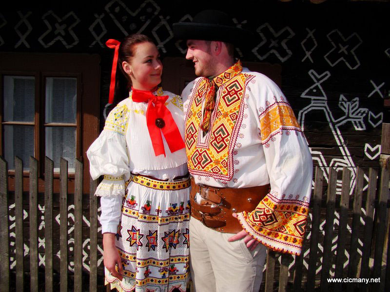FolkCostume&Embroidery: Costume of Čičmany and vicinity, Slovakia