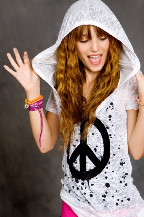 Celebrity Fansite!: Bella Thorne and Zendaya