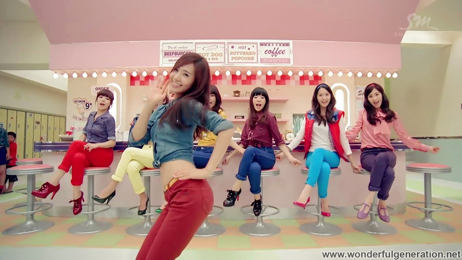 SNSD (Girls Generation): PICTURE VIDEO DANCING QUEEN
