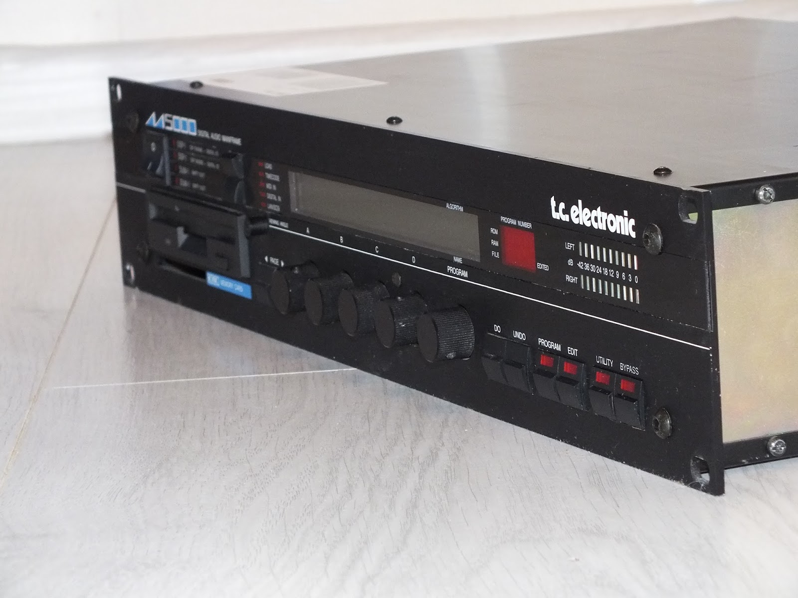 Infrequent Sound [sex.tex] technology: TC Electronic M5000 Digital ...