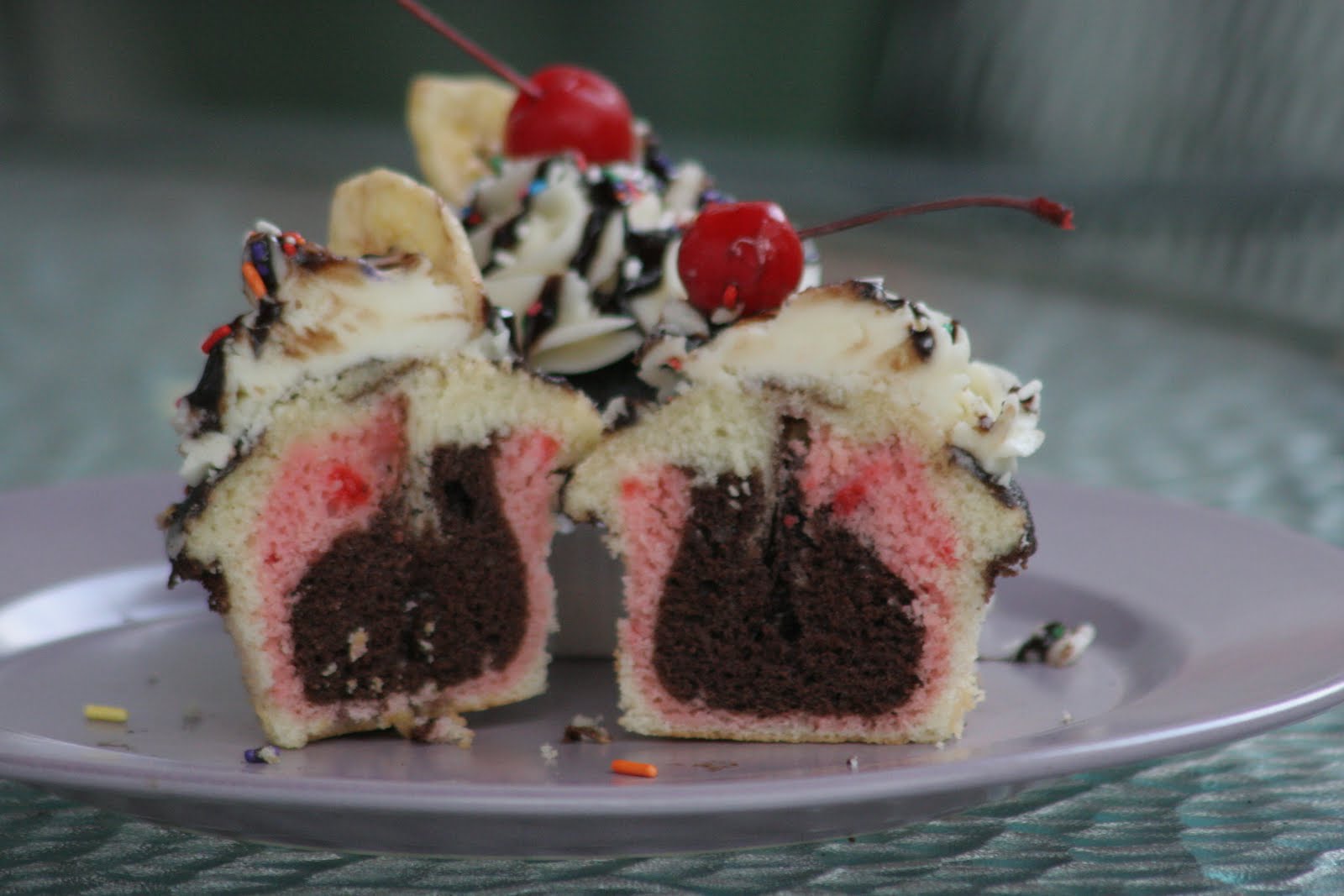 Punkie Pie's Place ...: Ice Cream Sundae {Cupcakes}