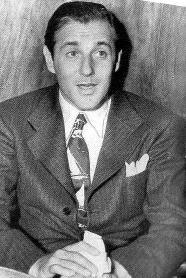 A Brutal Killer and A Smart Businessman: Everyday Photos of Bugsy ...