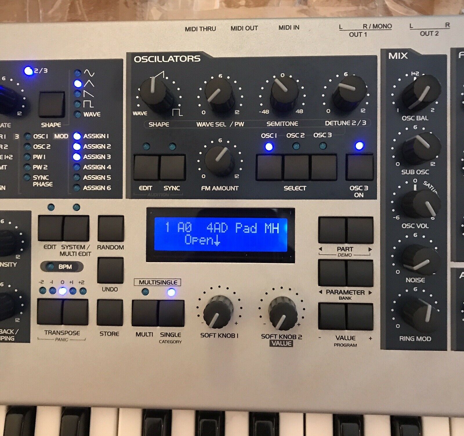 MATRIXSYNTH: Access Virus C Indigo 2 Keyboard Synthesizer SN 10200063 w ...