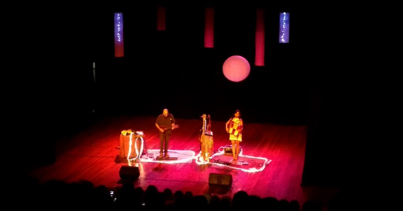 Adriana Sanchez cativa público jaraguense em show no CEU Pêra Marmelo