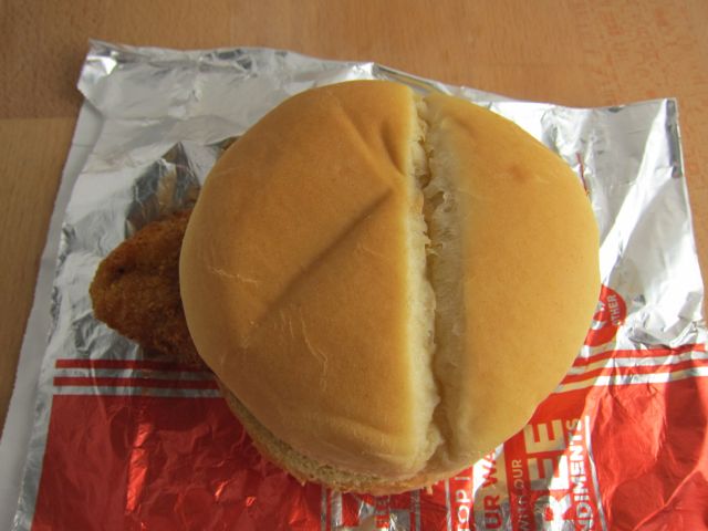Review: 7-Eleven - Hot Chicken Sandwich