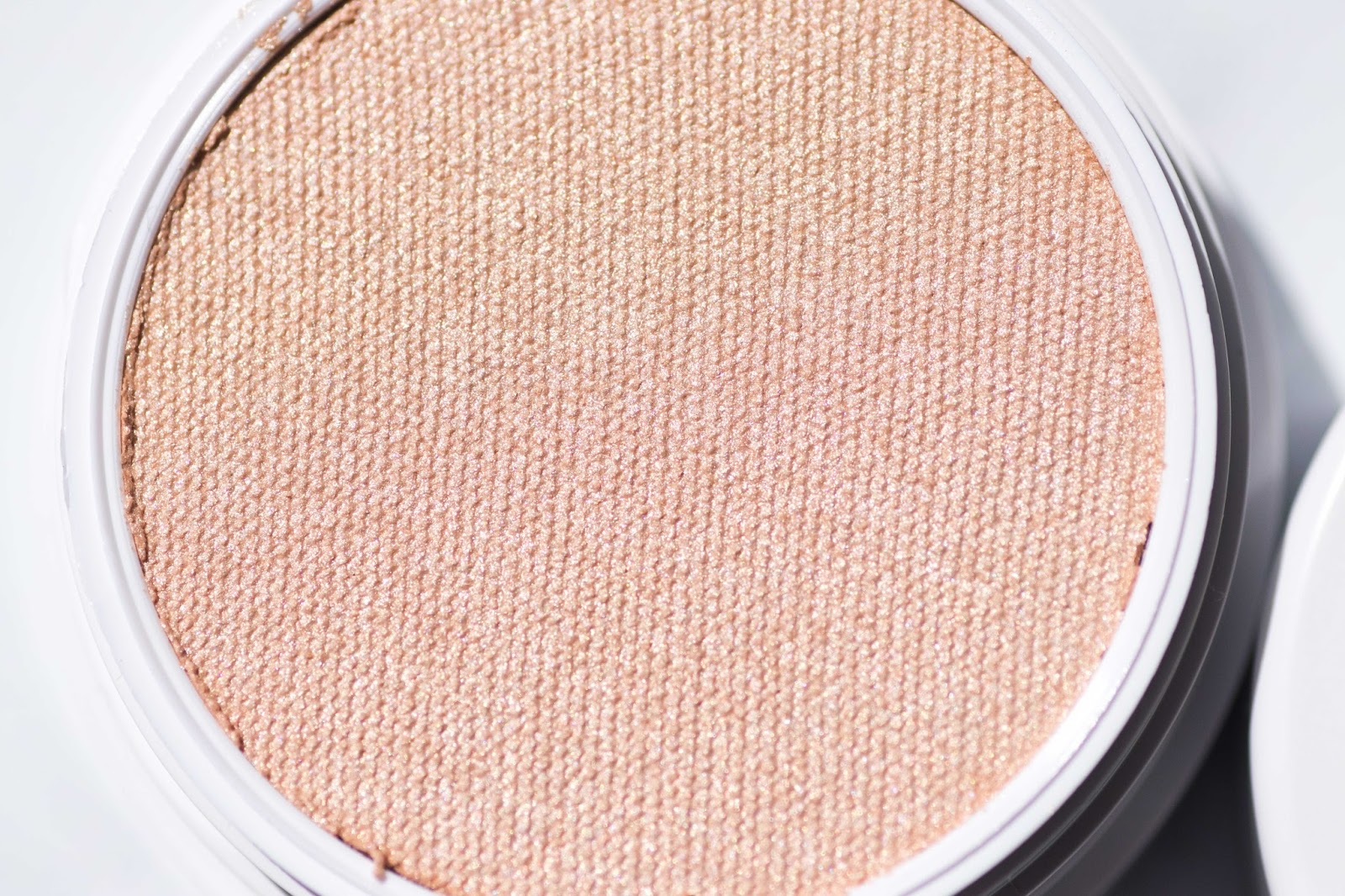 Colourpop Super Shock Highlighter in Lunch Money: Review and Swatches ...