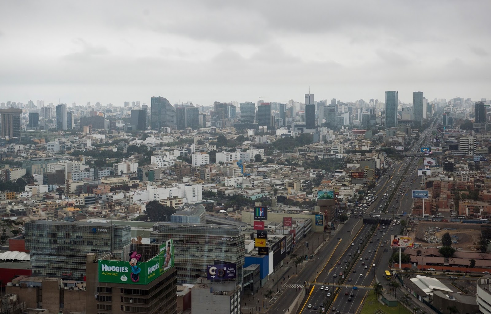 DESARROLLO PERUANO: Panorámicas de Lima desde su Edificio Más Alto