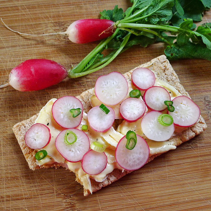 Cooking Weekends: Radishes with Fromager d'Affinois