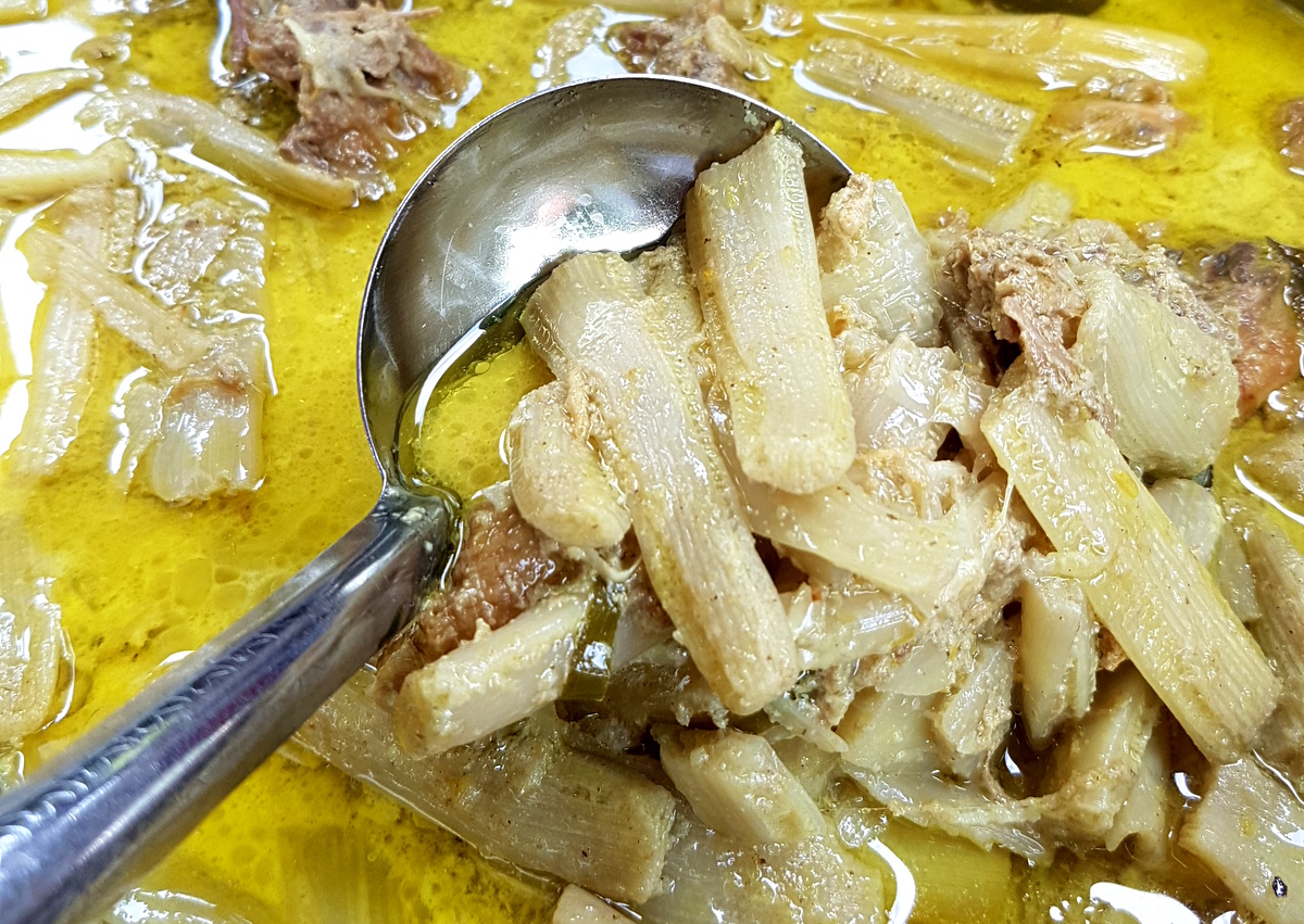 Travelholic: Kerinci delicacy | Masak Lemak Umbut Pisang