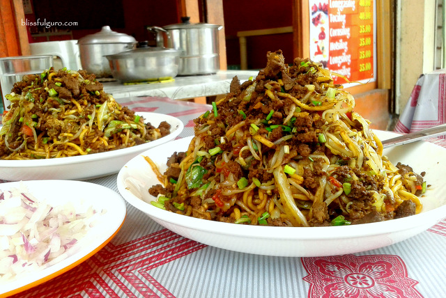 Pancit Batil Patong – Bustillos, Manila | blissfulguro