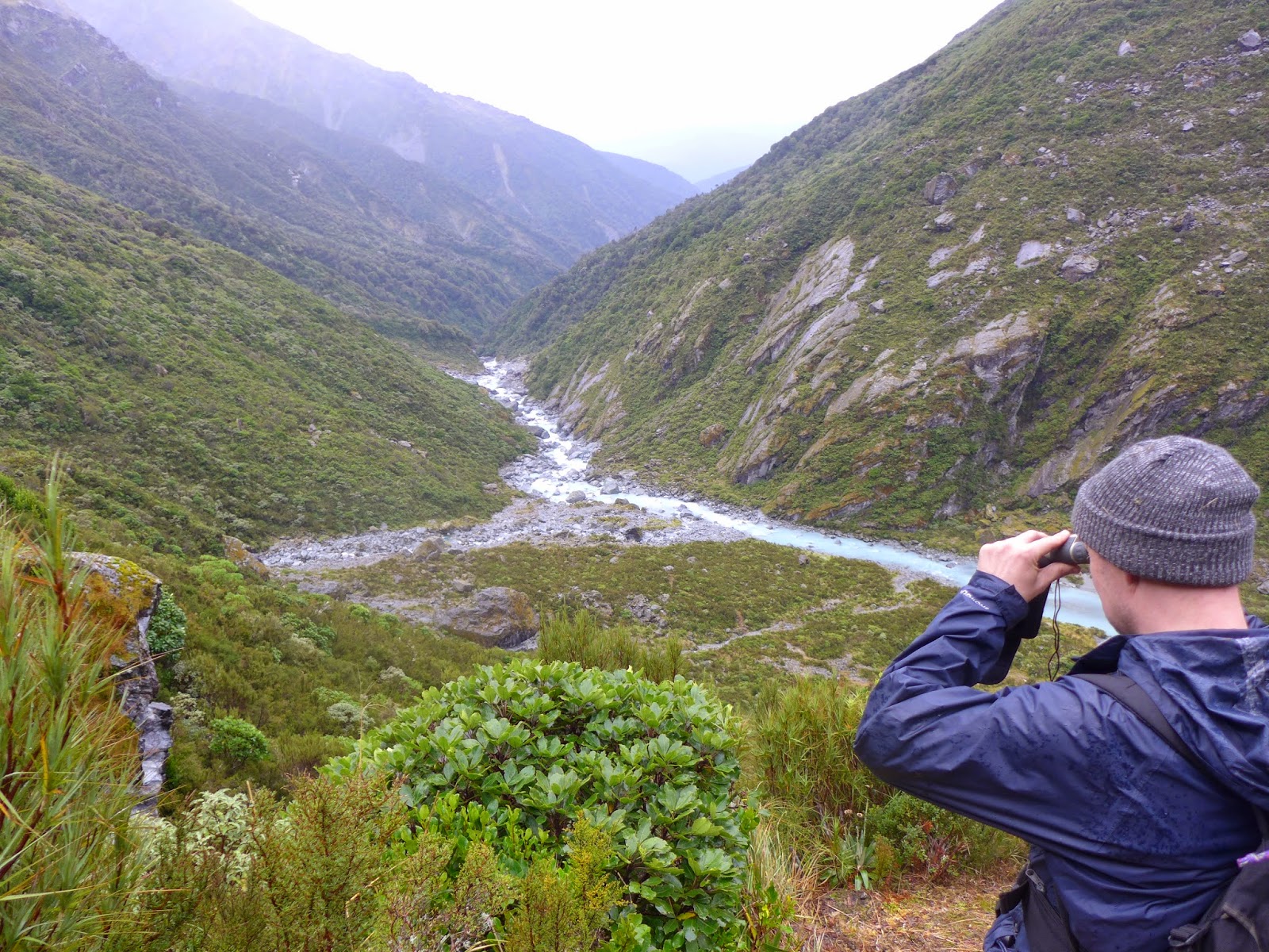 Wazza's Wanderers : Whymper Hut, Whataroa Valley.