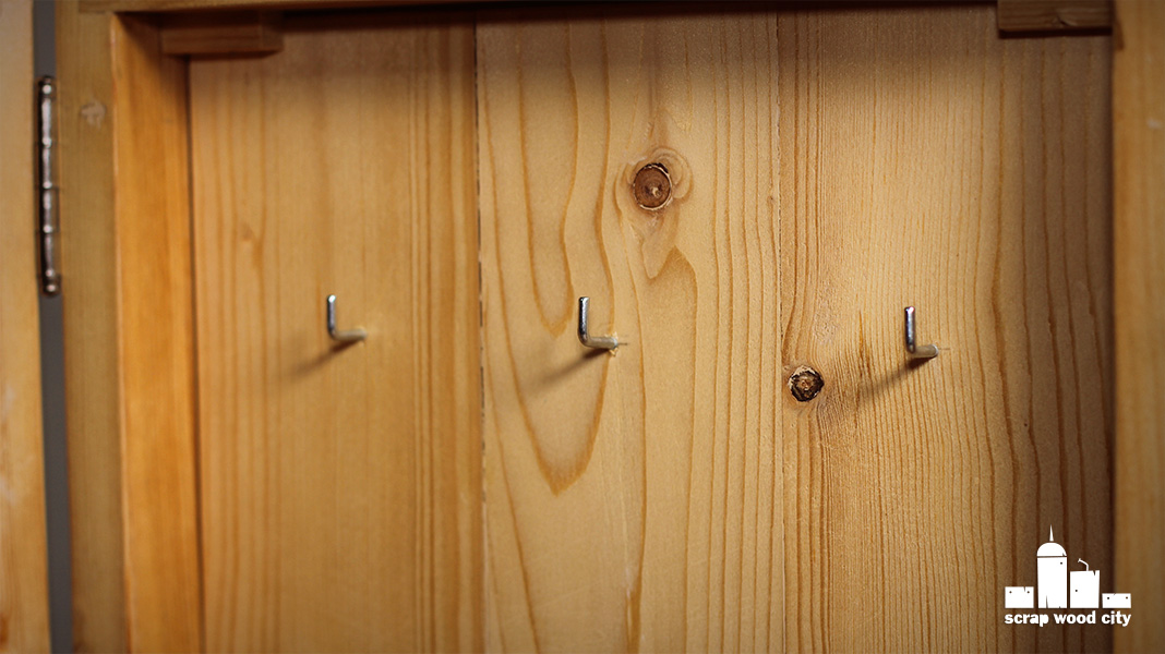 scrap wood city: How to make a wooden first aid cabinet - DIY