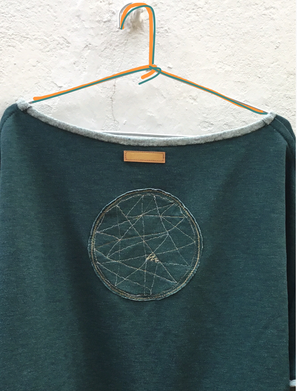 BRODAT AMB FIL DAURAT | Sta. Rose: Creative designs