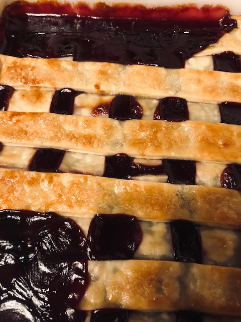 Bella Vista Food Snob: SEEDLESS DEWBERRY/BLACKBERRY COBBLER