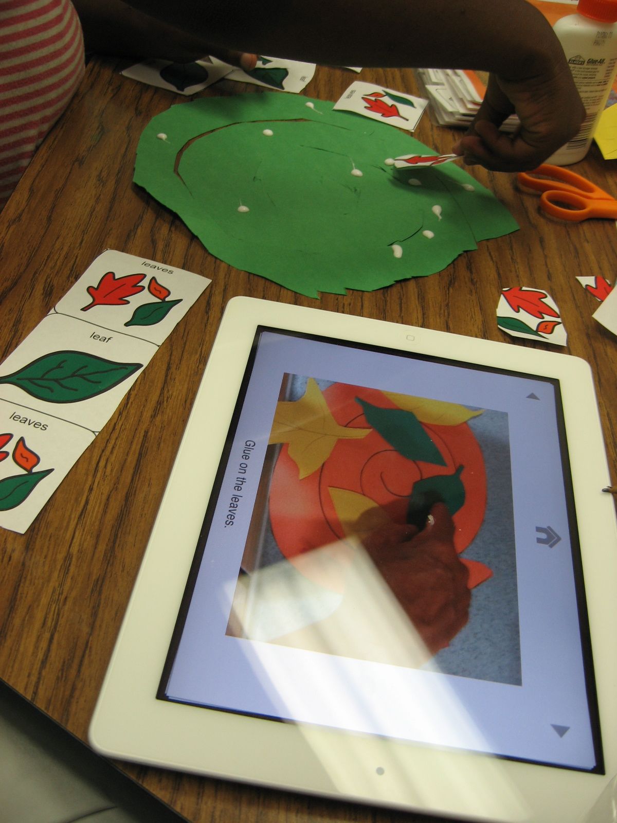 Chapel Hill Snippets: Fall Leaves Craft --iPad, Pictello, and Boardmaker